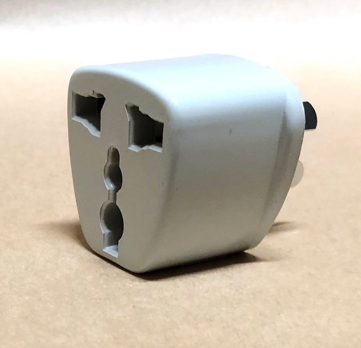 Pack Of 20 Adaptors US to AU power socket – Austin Amusements